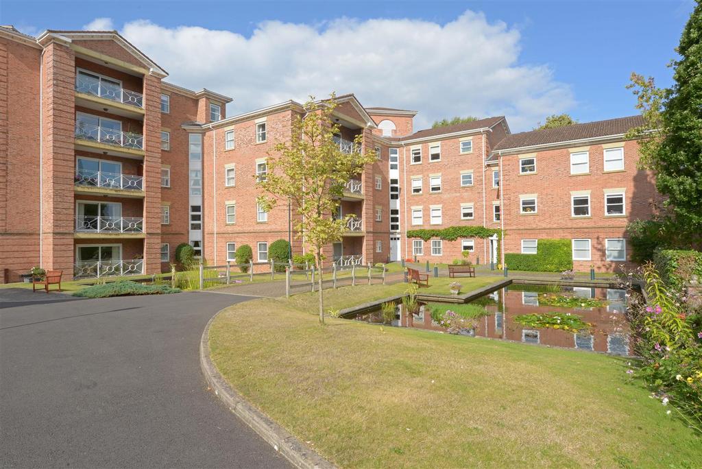 Sandringham Court, Porthill, Shrewsbury 2 bed apartment for sale - £410,000