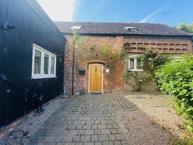 The Greaves, Minworth, Sutton... 3 bed barn conversion - £1,595 pcm (£ ...