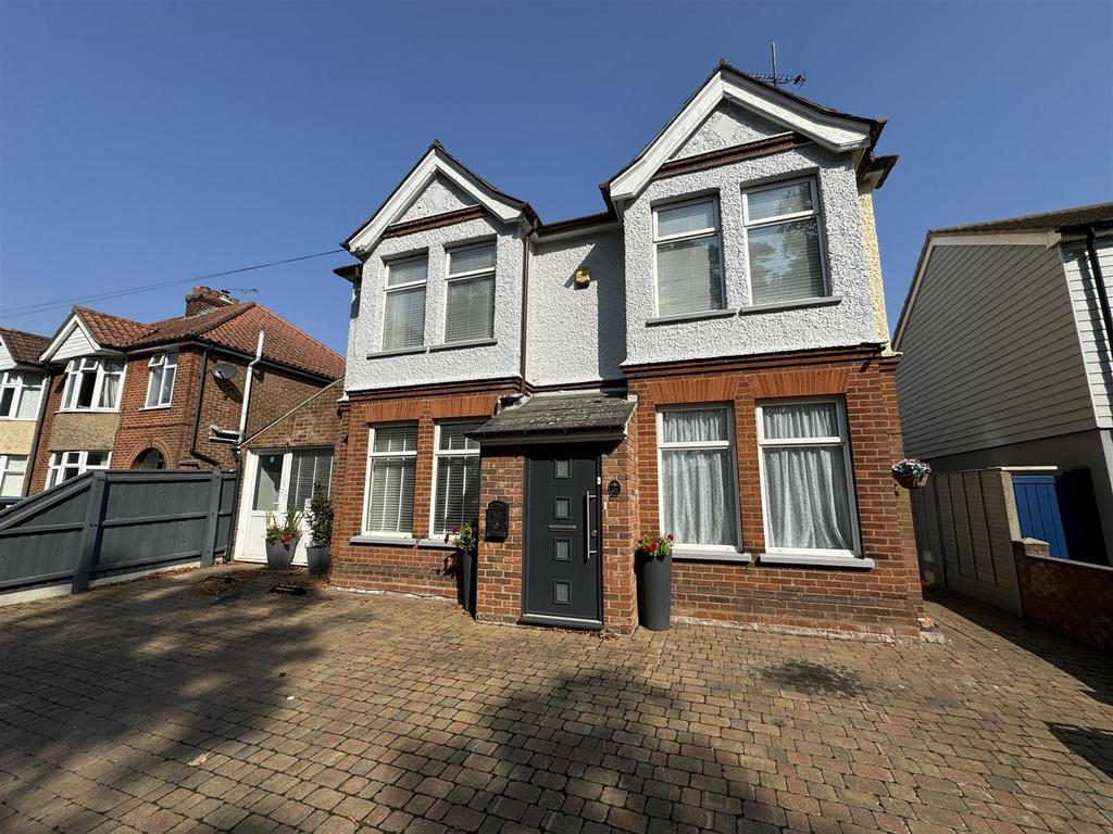 Foxhall Road, Ipswich IP3 4 bed detached house for sale - £540,000