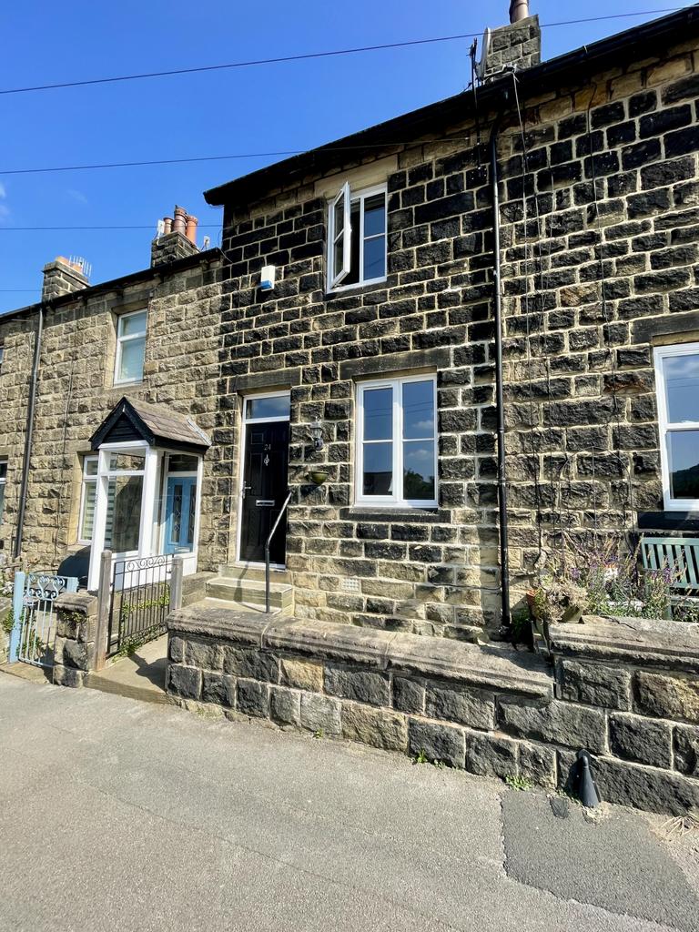 24 Ash Grove, Otley, LS21 3EL 3 bed terraced house - £1,250 pcm (£288 pw)