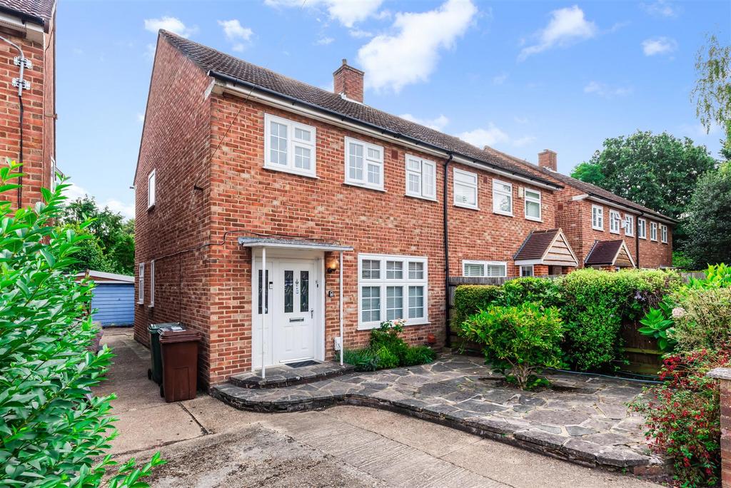 Whitmores Close, Epsom 3 bed semi-detached house - £500,000