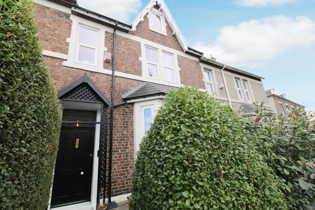 Bensham Road, Gateshead NE8 4 bed terraced house - £225,000
