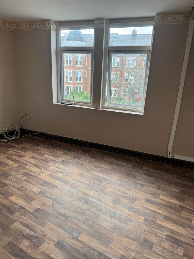 LS11 1 bed flat - £550 pcm (£127 pw)