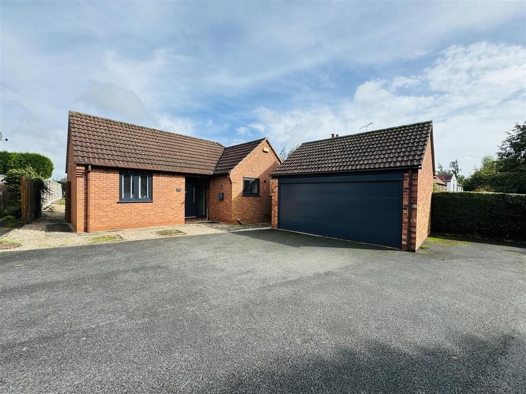 Main Street, Edingley, Newark 3 bed detached bungalow - £365,000