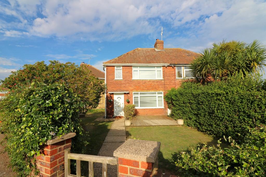 Sheldon Close, Aylesham 3 bed semi-detached house - £250,000