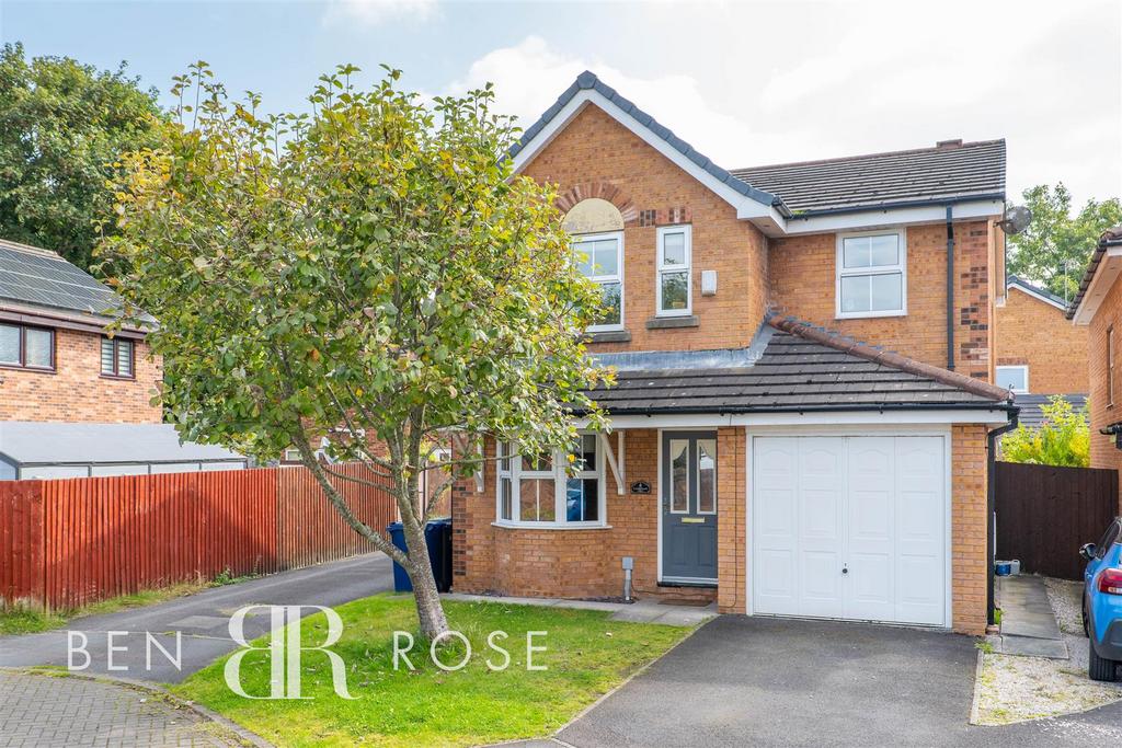 Calderbank Close, Leyland 4 bed detached house - £280,000