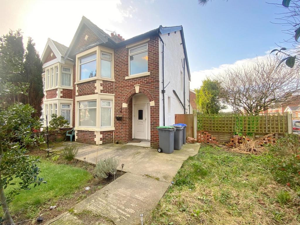 St Annes Road, Blackpool FY4 1 bed flat - £595 pcm (£137 pw)