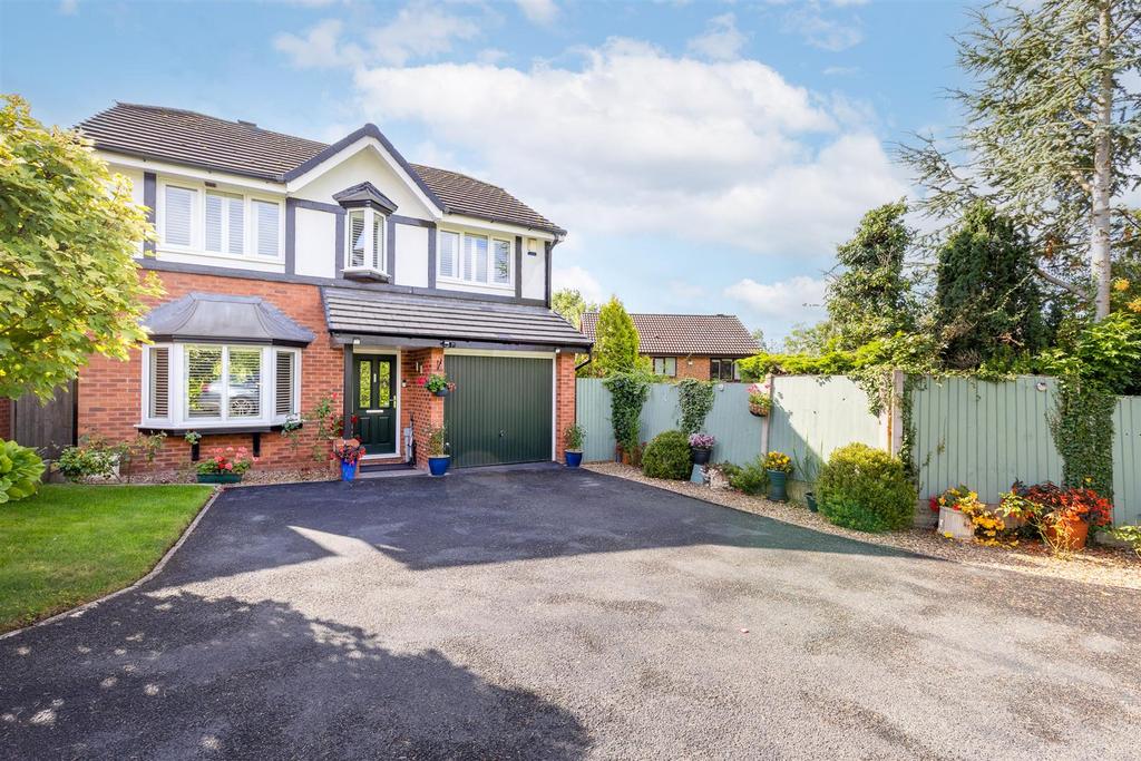 Field Lane, Wistaston, Crewe 4 bed detached house - £350,000