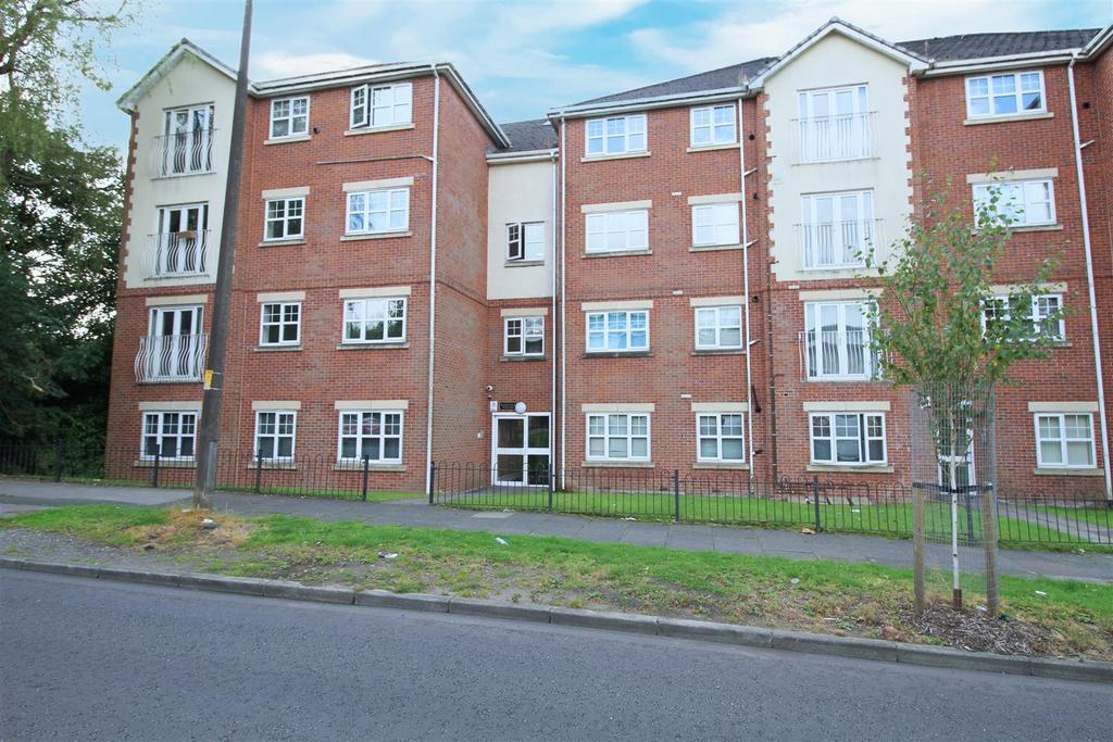 Wordsworth Road, Manchester M34 2 bed apartment - £795 pcm (£183 pw)