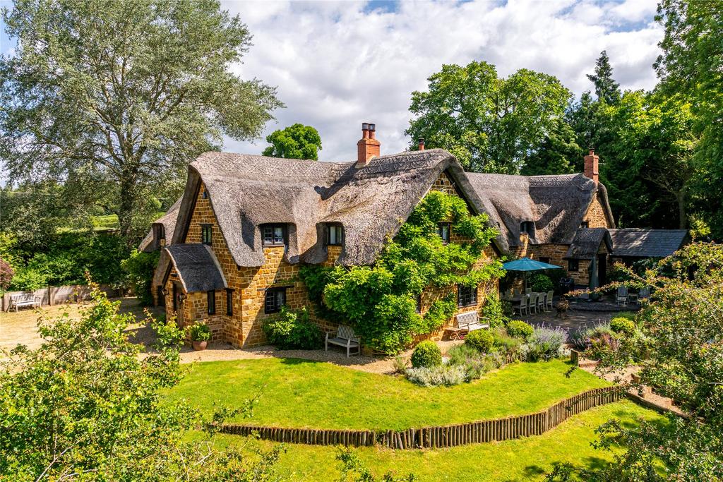 Upper Harlestone, Northamptonshire, NN7 7 bed detached house for sale ...