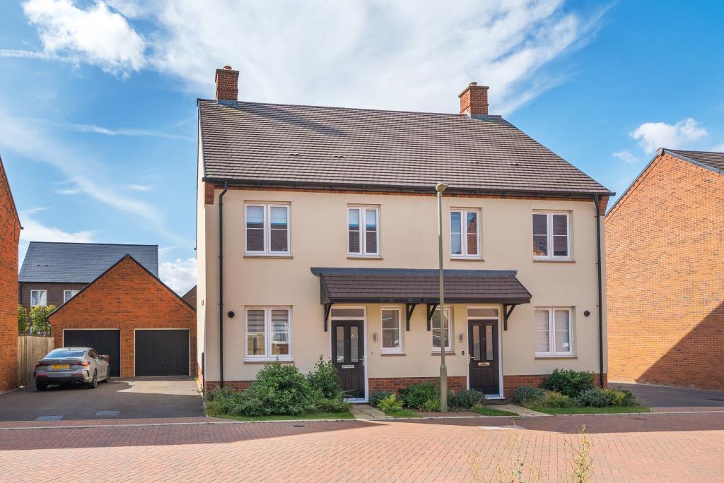 Upper Heyford, Oxfordshire, OX25 3 bed semi-detached house for sale - £ ...