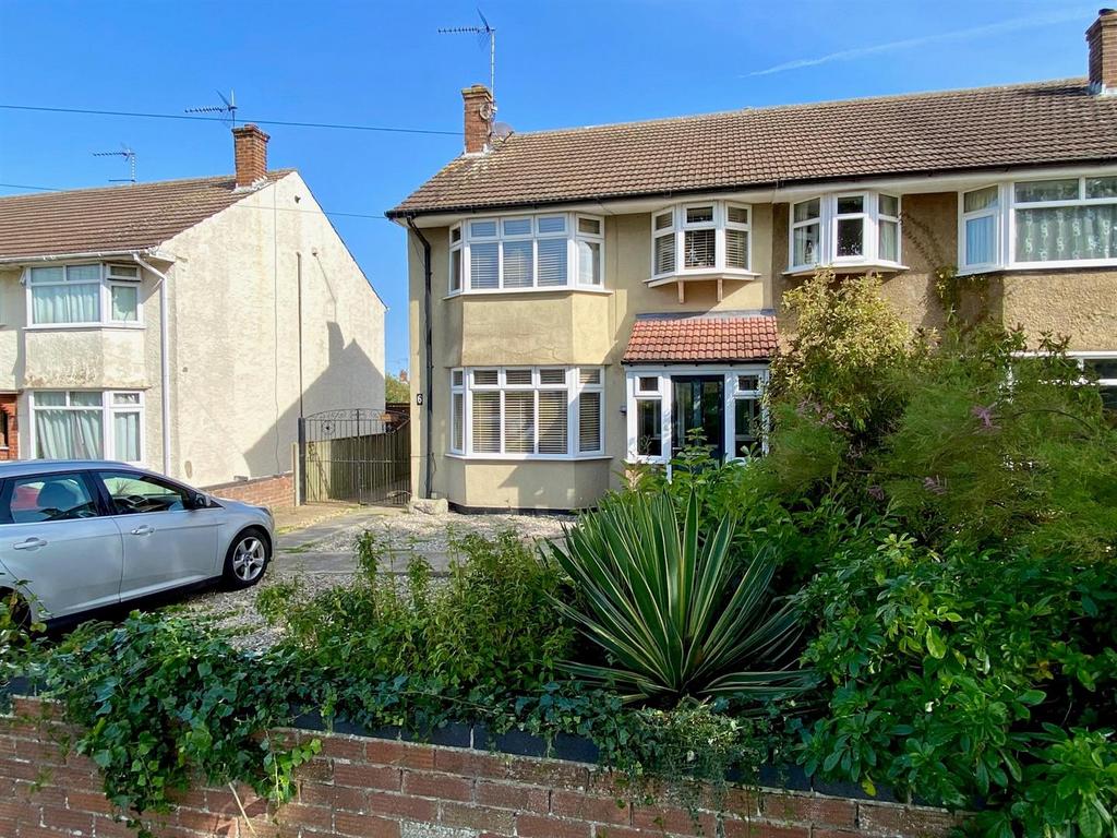 The Drive, Oulton Broad, Lowestoft... 3 bed semi-detached house - £245,000