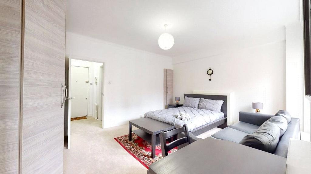 Forset Court, London W2 Studio - £2,100 pcm (£485 pw)