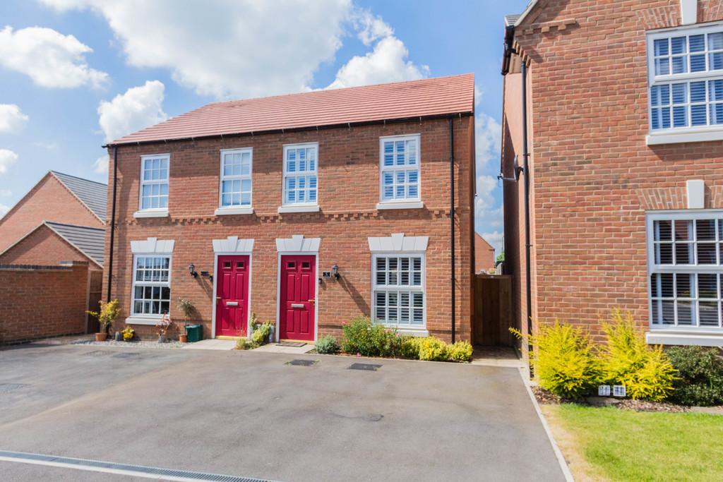 Ruby Close, Irthlingborough NN9 2 bed semi-detached house - £240,000