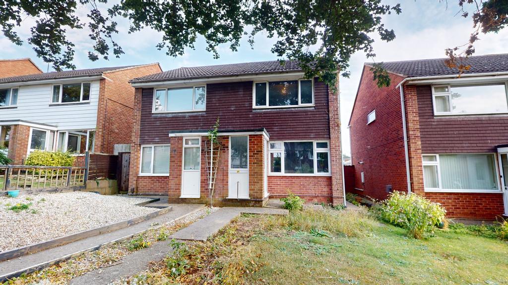 Cottage Rake Avenue, Cheltenham 2 bed semi-detached house - £250,000