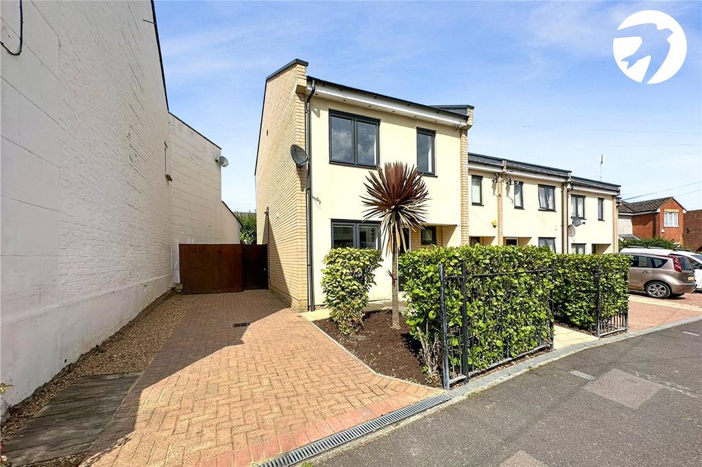 Swanscombe Street, Swanscombe, Kent... 3 bed end of terrace house - £ ...
