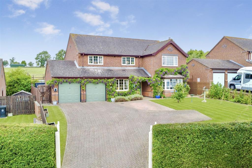 Main Street, Carlton Scroop 5 bed detached house - £475,000