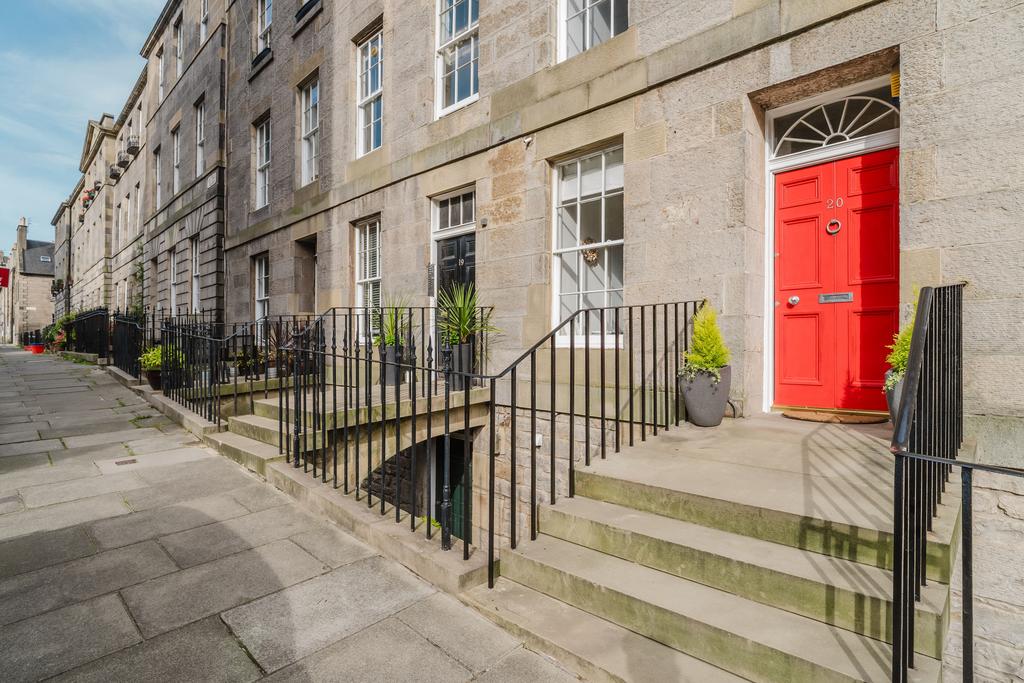 20 Gayfield Square, New Town... 2 bed flat - £500,000