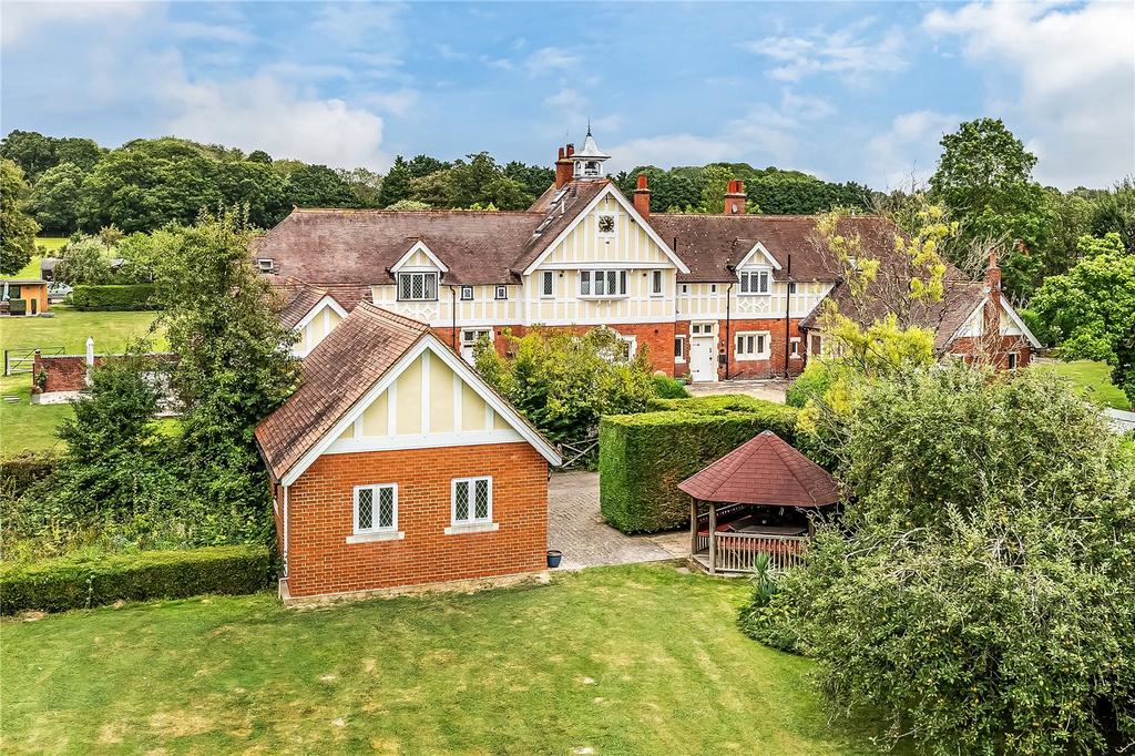 Ardenrun, Lingfield, Surrey, RH7 2 bed terraced house for sale - £650,000