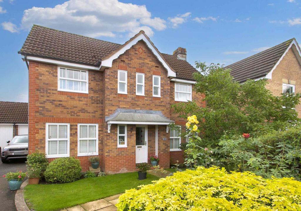 Stag Way, Glastonbury 3 bed detached house - £380,000