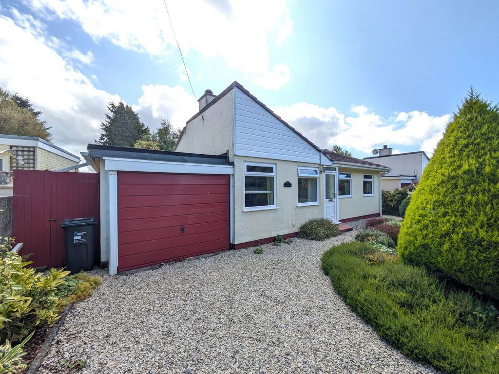 Trefinnick Road, Bray Shop, PL17 8QD 3 bed detached bungalow - £345,000