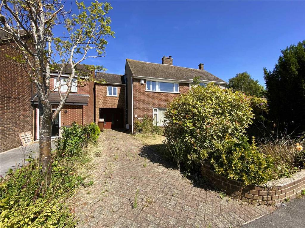 Hoo Common, Chattenden 4 bed semi-detached house - £350,000