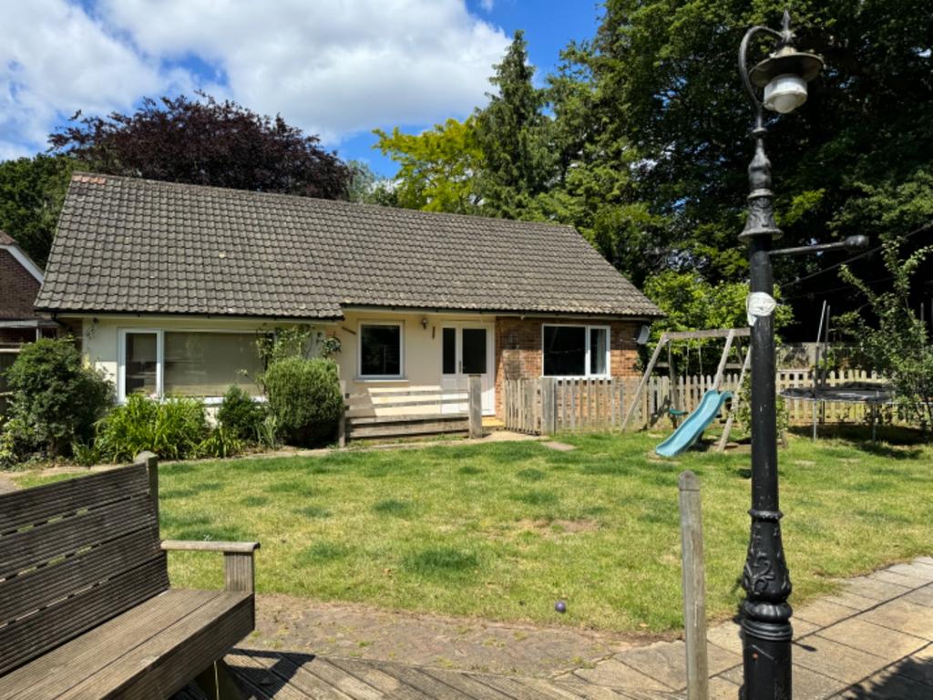 Long Lane Close, Holbury... 3 bed detached bungalow - £375,000