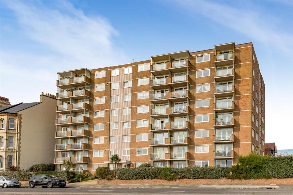 Kingsway, Hove BN3 2 bed flat for sale - £400,000
