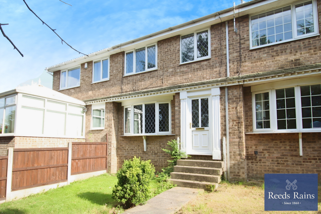 St. Clements Avenue, Leeds LS26 3 bed terraced house - £995 pcm (£230 pw)