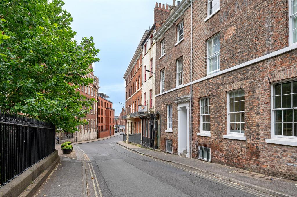 Tanner Row, York, YO1 6JP 1 bed apartment - £150,000