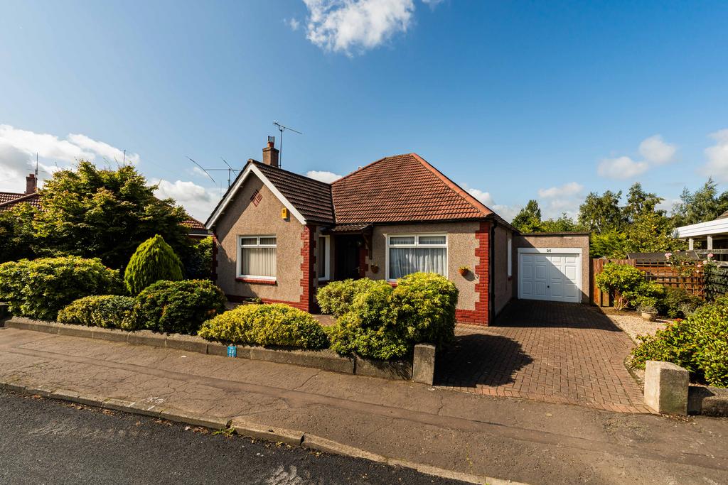 Craigmount Avenue North, Edinburgh EH12 3 bed detached bungalow - £460,000