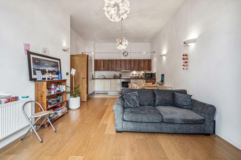 Anthony Court, Larden Road, London 2 bed flat to rent - £2,400 pcm (£ ...