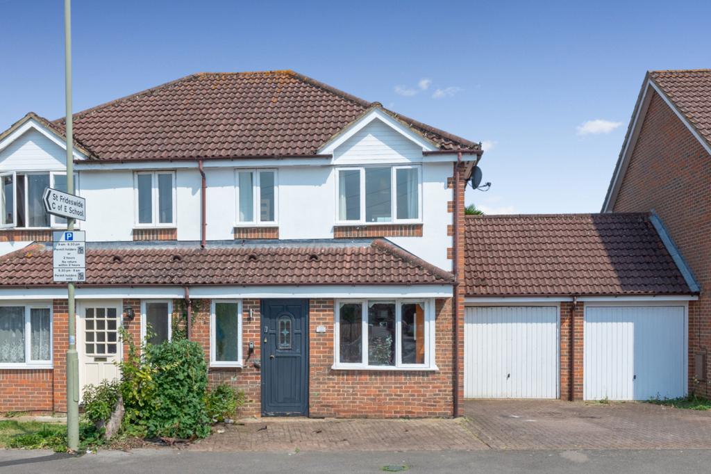 Cricket Road Oxford OX4 3DL 3 bed semi-detached house for sale - £480,000