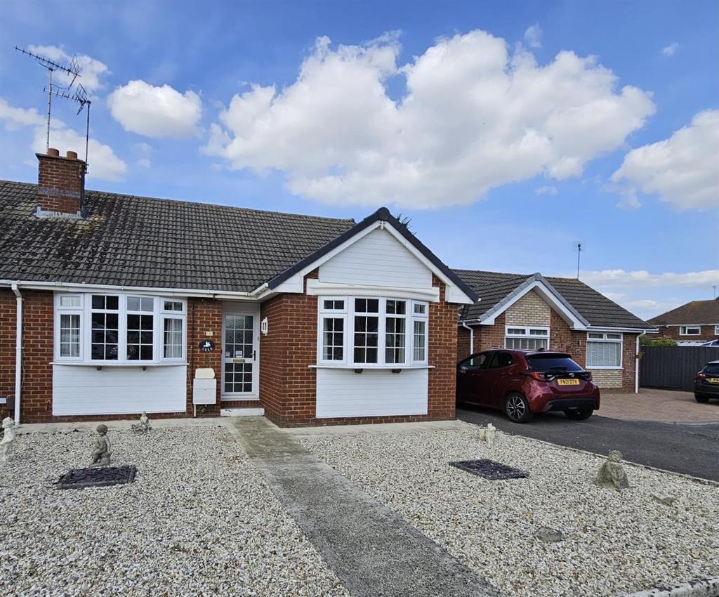 Hackleton Rise, Swindon SN3 3 bed semi-detached bungalow - £285,000