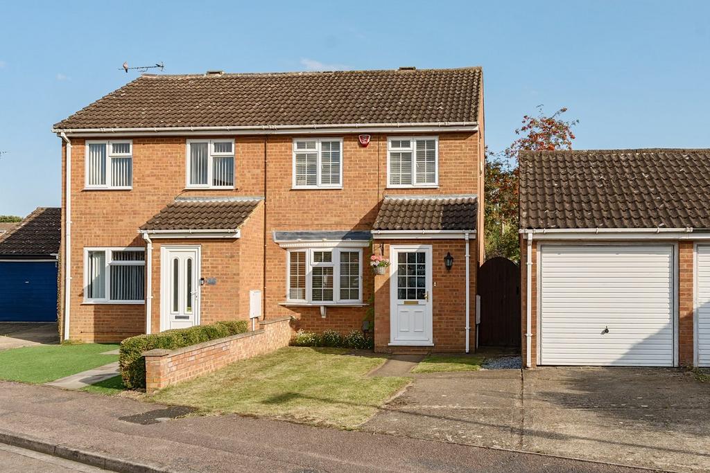 Trent Avenue, Flitwick, MK45 3 bed semi-detached house - £375,000