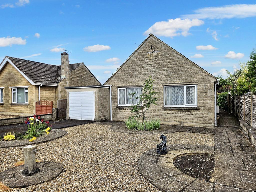 Delamere Road, Trowbridge BA14 3 bed detached house - £330,000