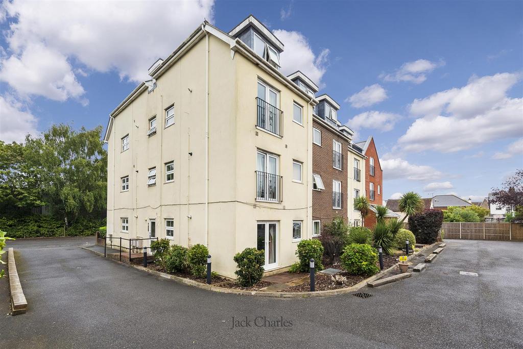 St. Eanswythe's Court, Tonbridge 2 bed apartment for sale - £250,000