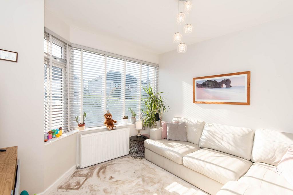 Gleadless Drive, Sheffield S12 3 bed semi-detached house - £200,000