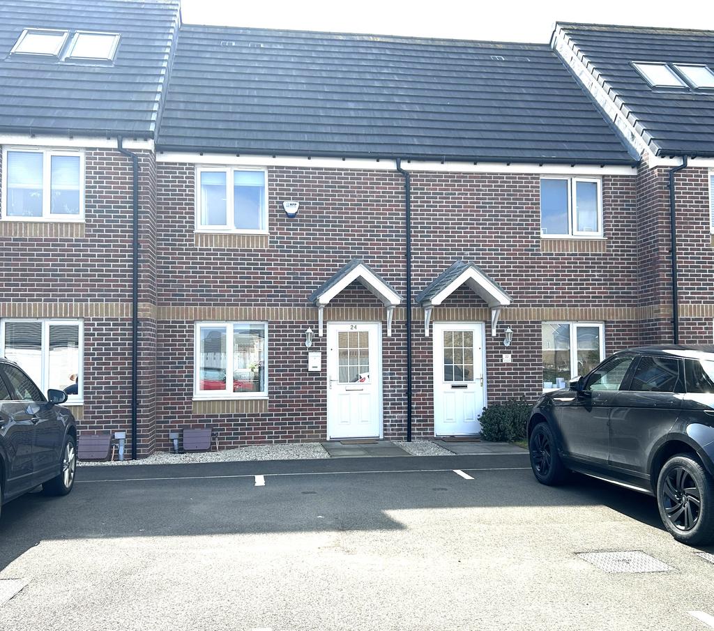 Lusitania Gardens, Larkhall ML9 2 bed terraced house - £147,500