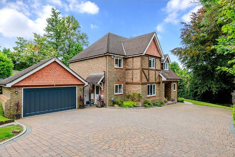 Rockfield Road, Oxted RH8 5 bed detached house - £1,800,000