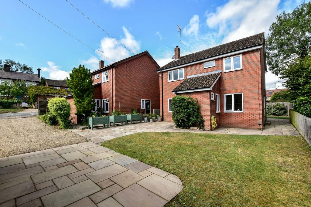 Bell Lane, Berkhamsted HP4 4 bed detached house - £840,000