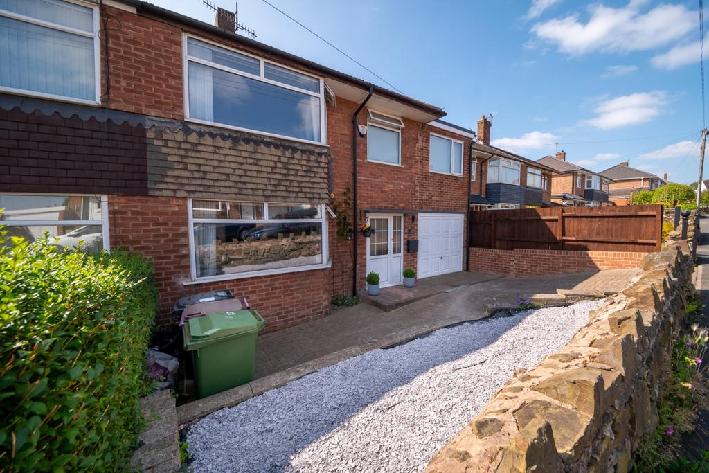 Holborn Avenue, Dronfield... 4 bed semi-detached house - £350,000