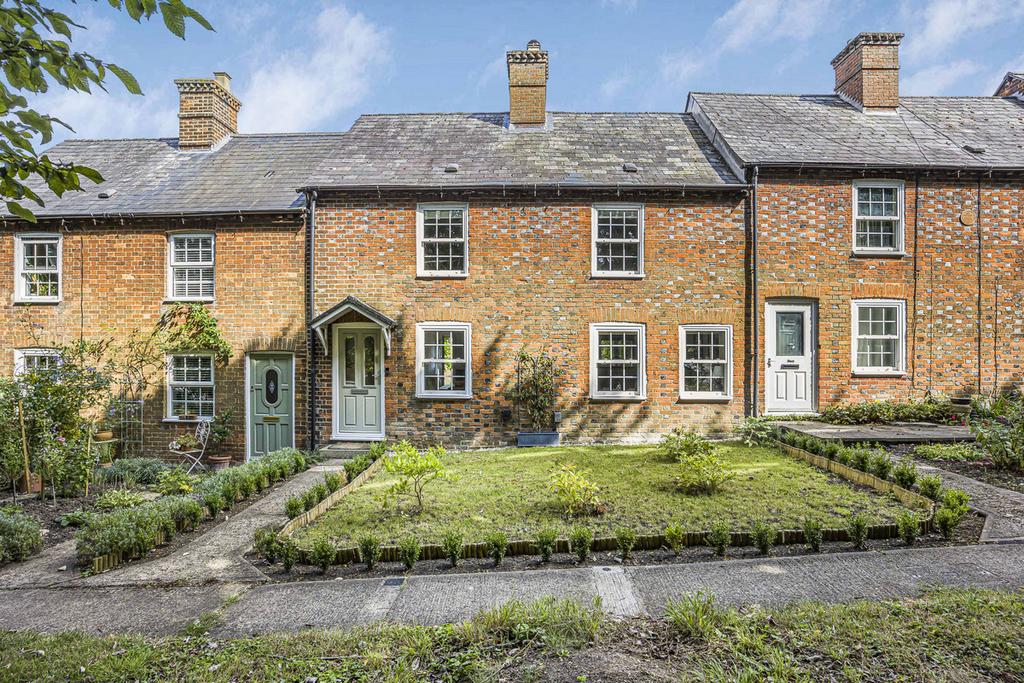 Grove Street, Wantage, OX12 3 bed terraced house - £350,000