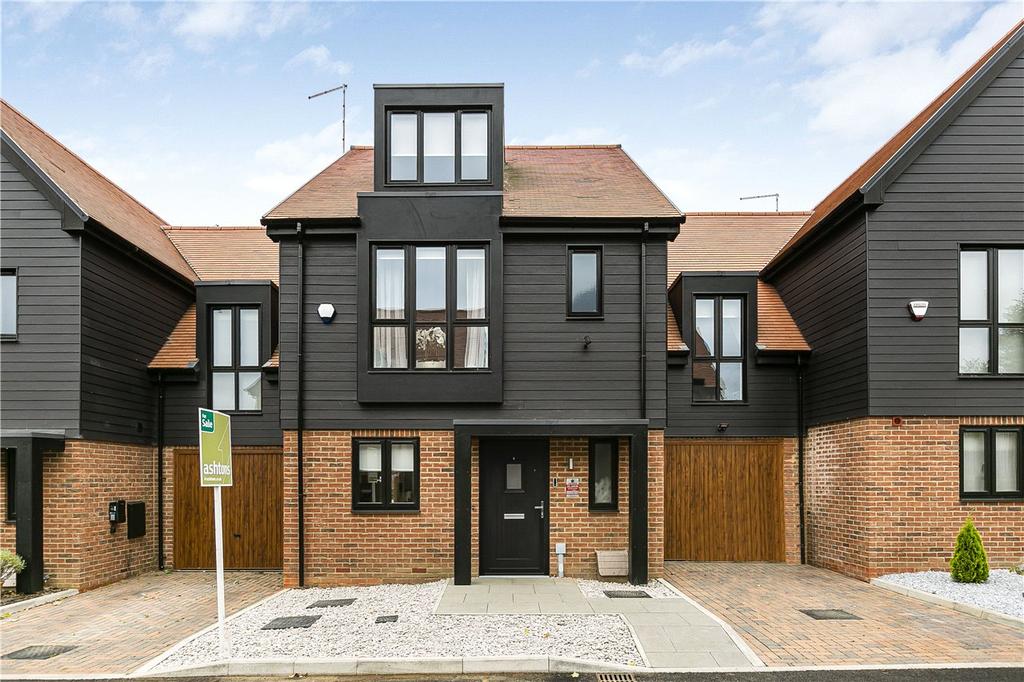 Bell Mews, Codicote, Hitchin, SG4 4 bed terraced house - £725,000
