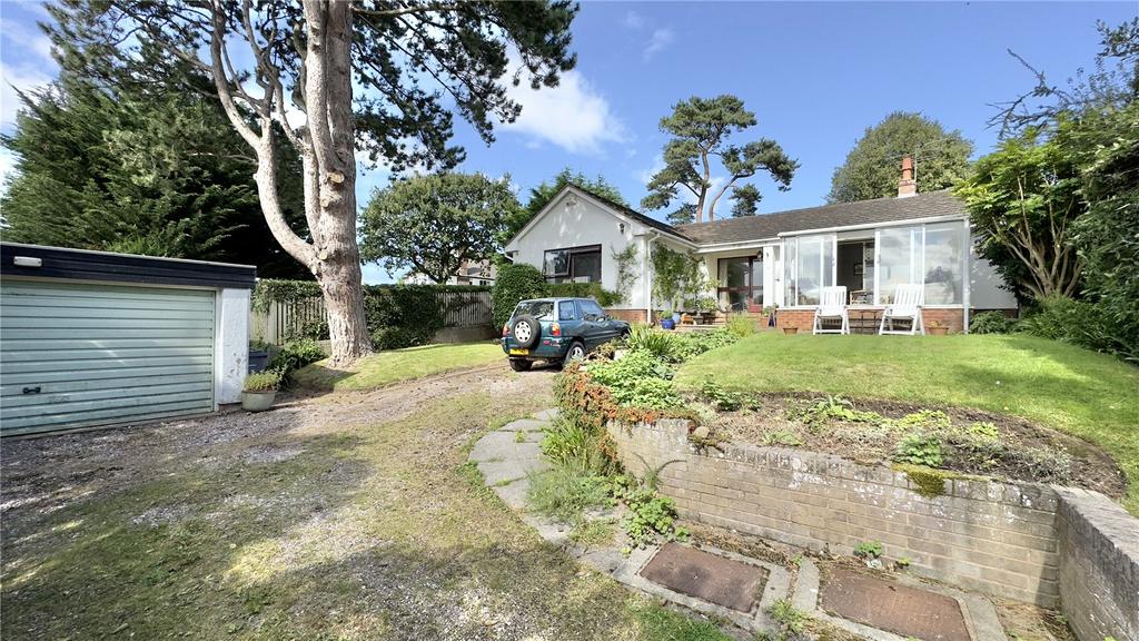 Farr Hall Drive, Lower Heswall... 3 bed bungalow for sale - £625,000