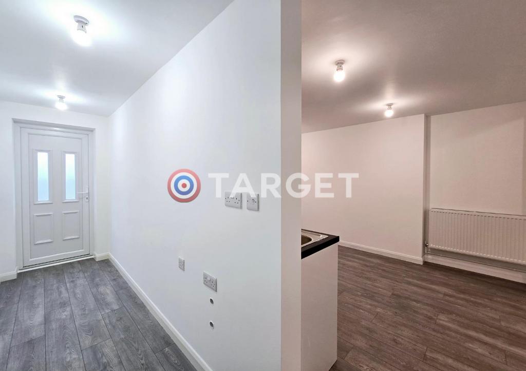 Hertford Road, Enfield EN3 1 bed flat - £1,395 pcm (£322 pw)