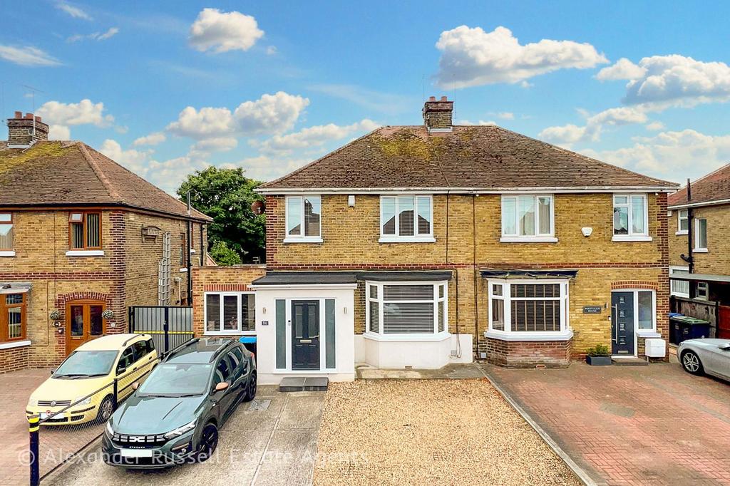 Station Approach Road, Ramsgate, CT11 4 bed semi-detached house - £350,000