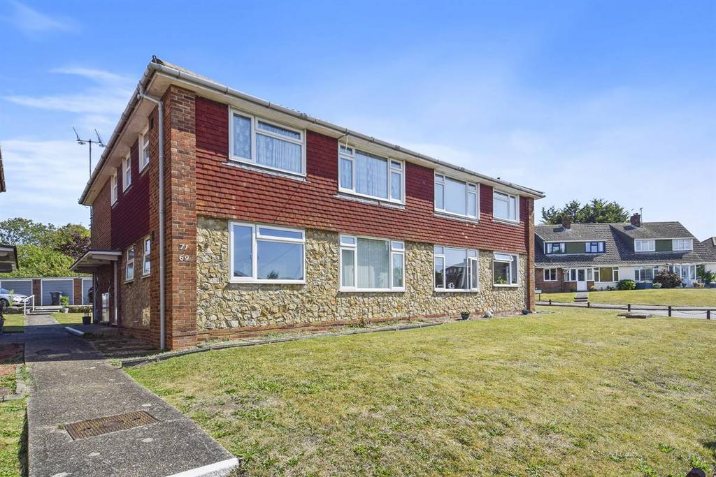 Castle Road, Whitstable 2 bed apartment - £210,000