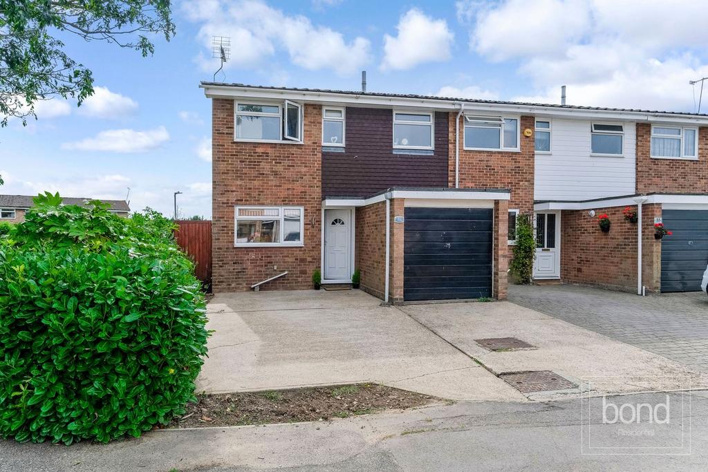 Rushleydale, Chelmsford CM1 3 bed end of terrace house - £375,000
