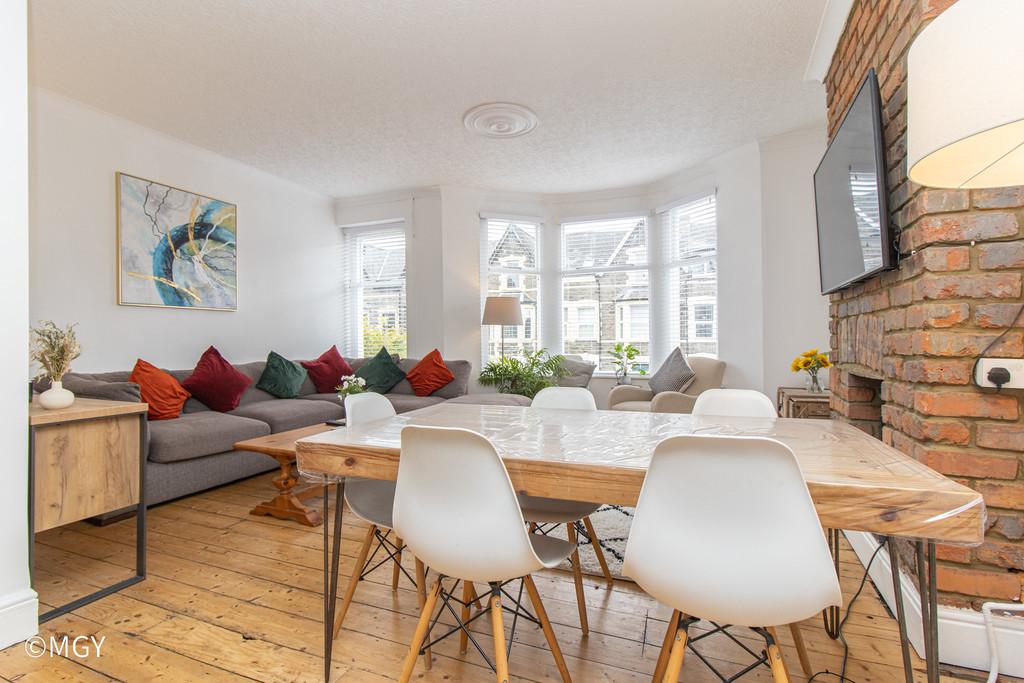Kings Road, Pontcanna, Cardiff 1 bed apartment - £1,100 pcm (£254 pw)